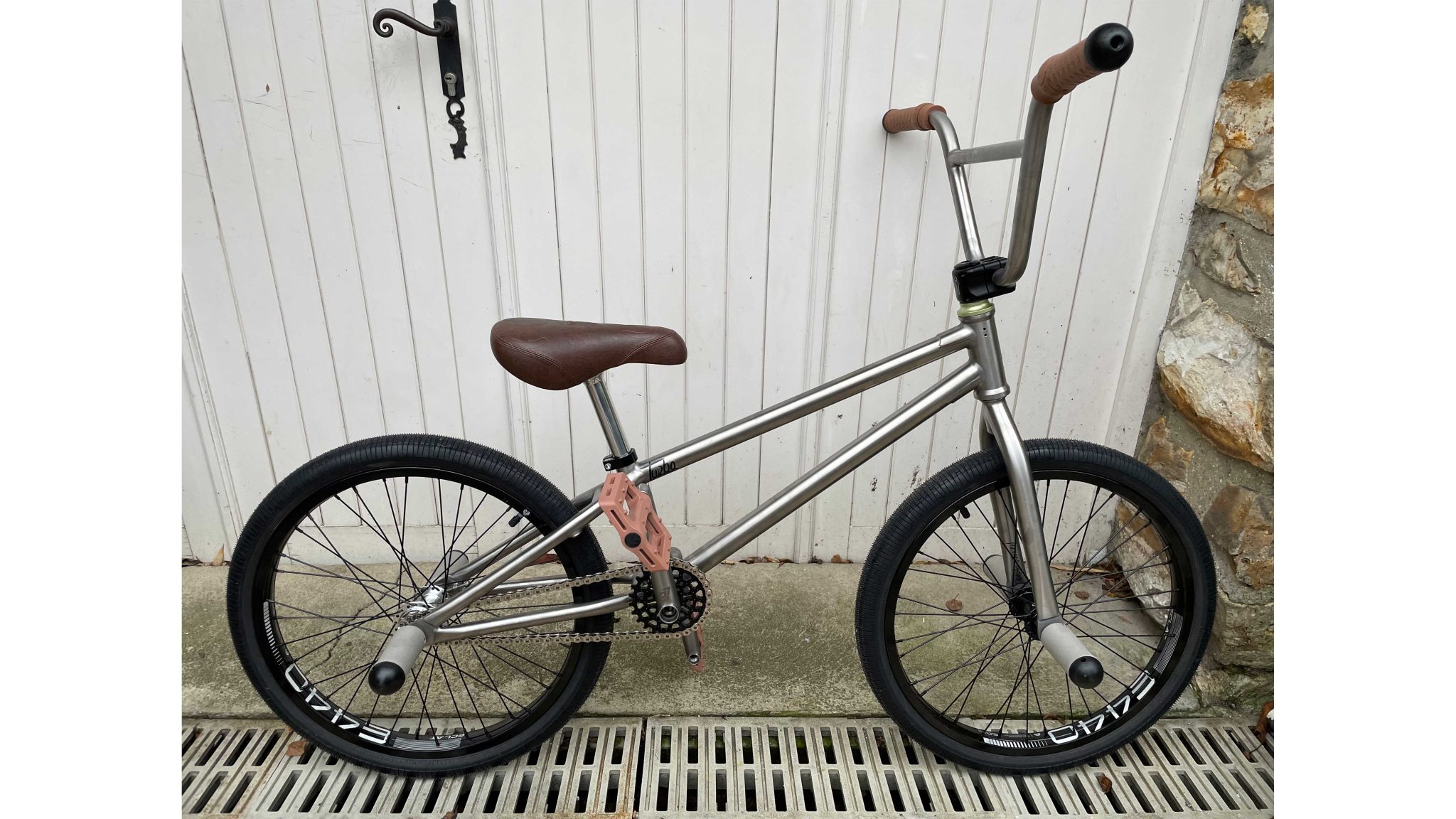 CUSTOM BUILT TITANIUM FRAMES | Igi BMX